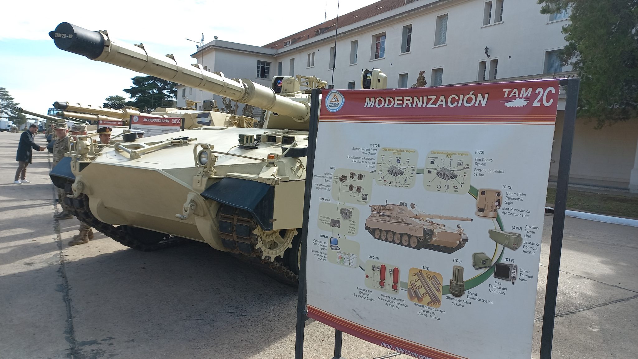 Tanque Argentino Mediano 2CA2 tras ser sometido a un proceso de ...