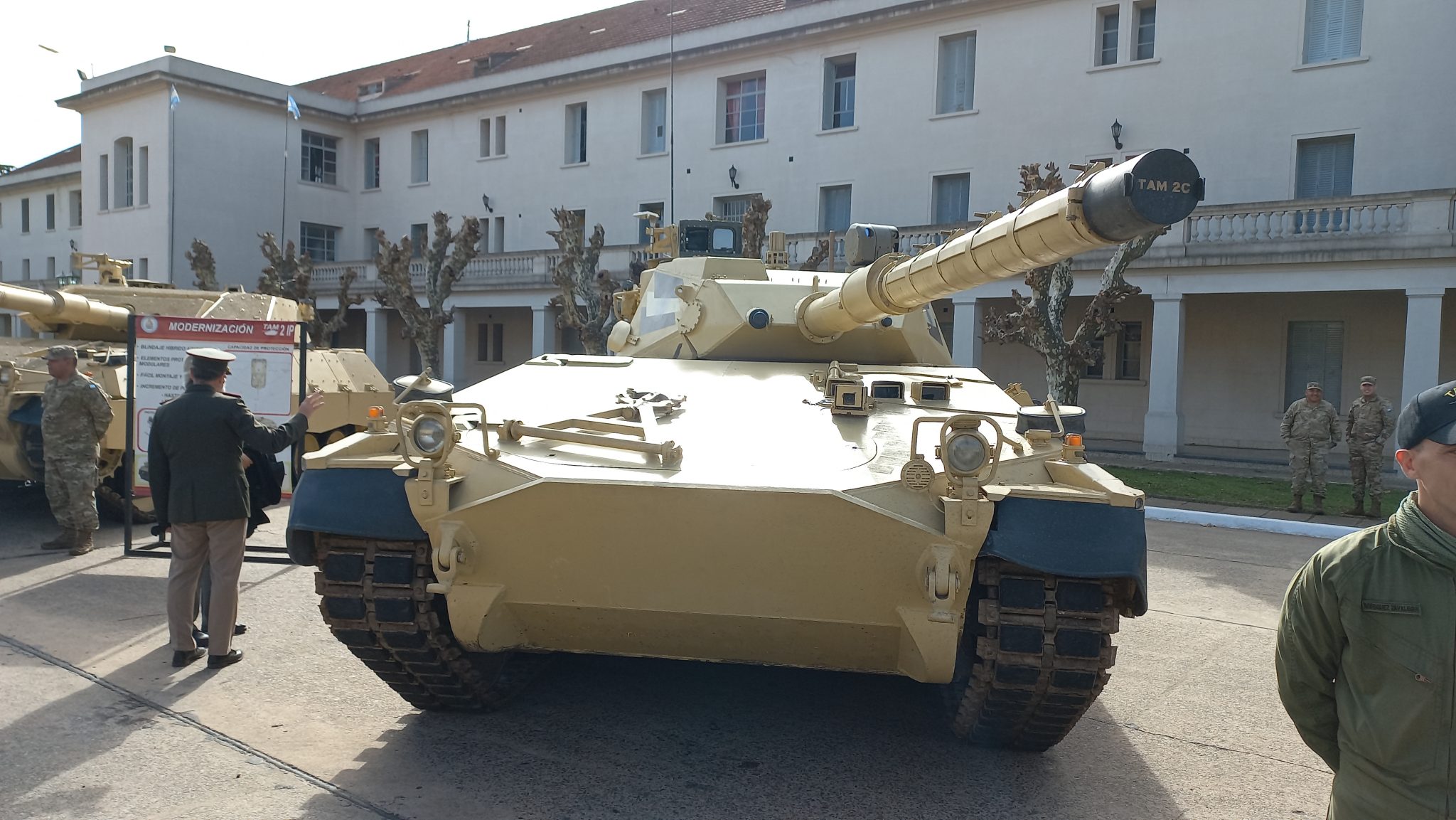 Tanque Argentino Mediano 2CA2 tras ser sometido a un proceso de ...